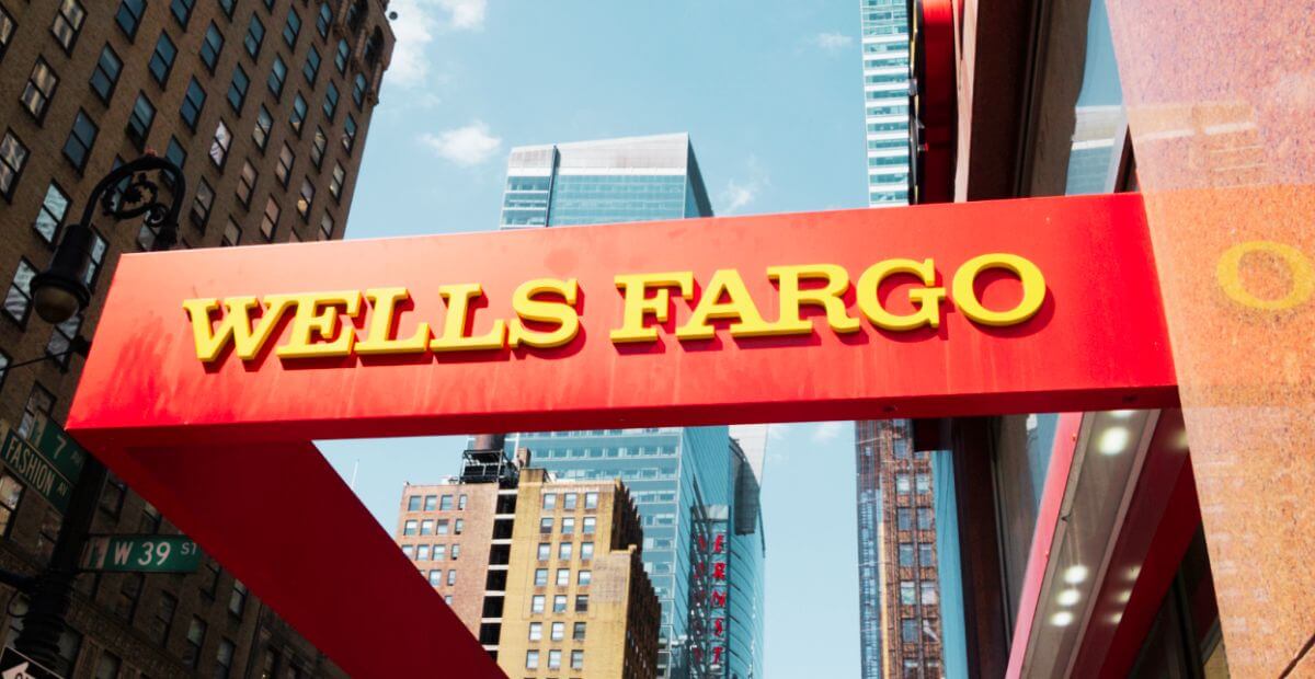 Wells Fargo Crisis Management - C Management
